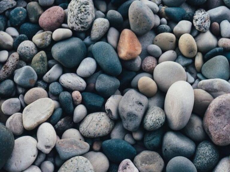 7 Sifat Benda Padat, Ini Penjelasan & Contohnya